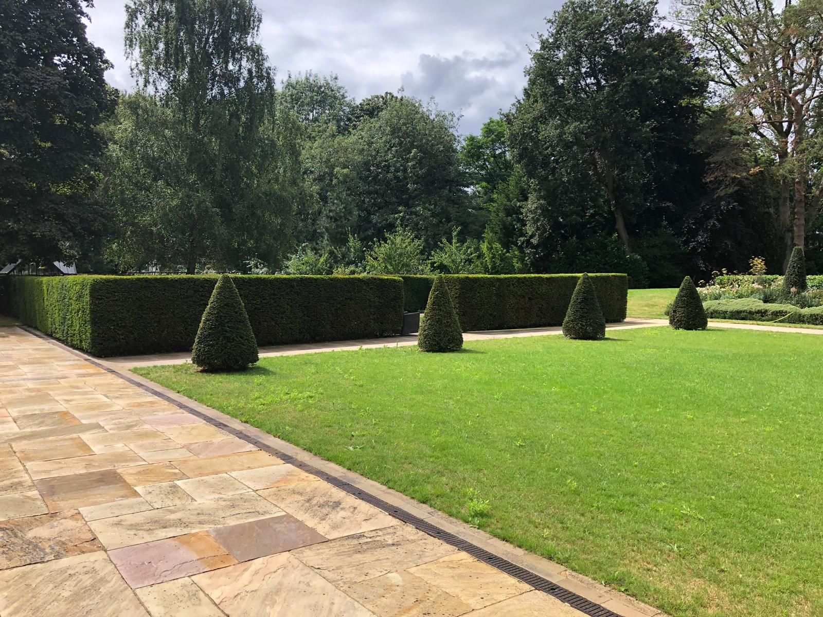 Mark Finch Garden & Grounds Maintenance | Landscape Gardener